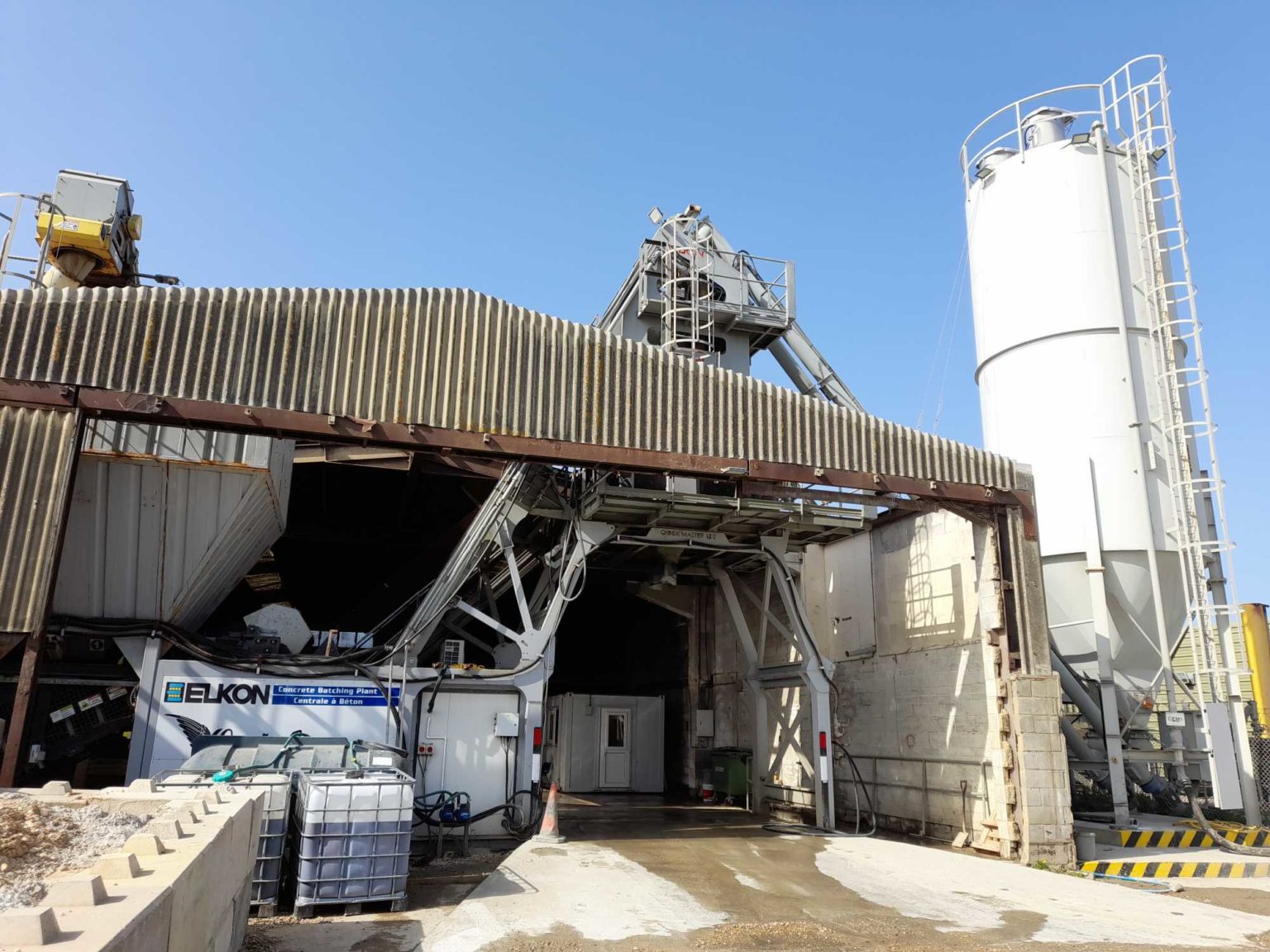 Dudman invests in new concrete plant at Shoreham - Dudman Group of ...